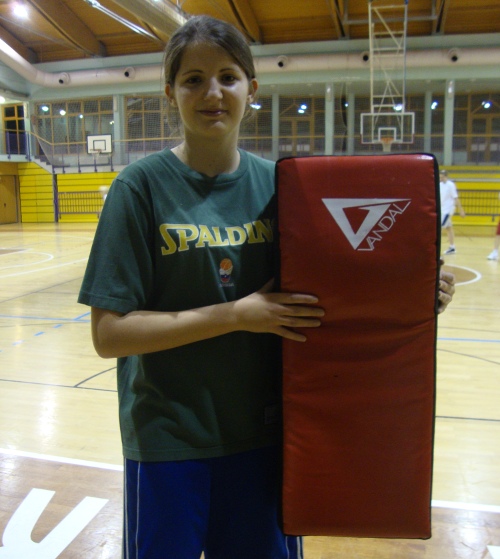 Centre practice with pillow for martial art